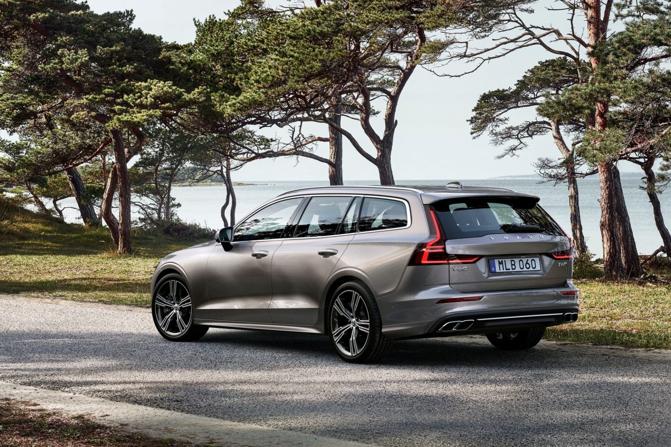 Volvo apresenta 2ª geração da perua V60 - Automais