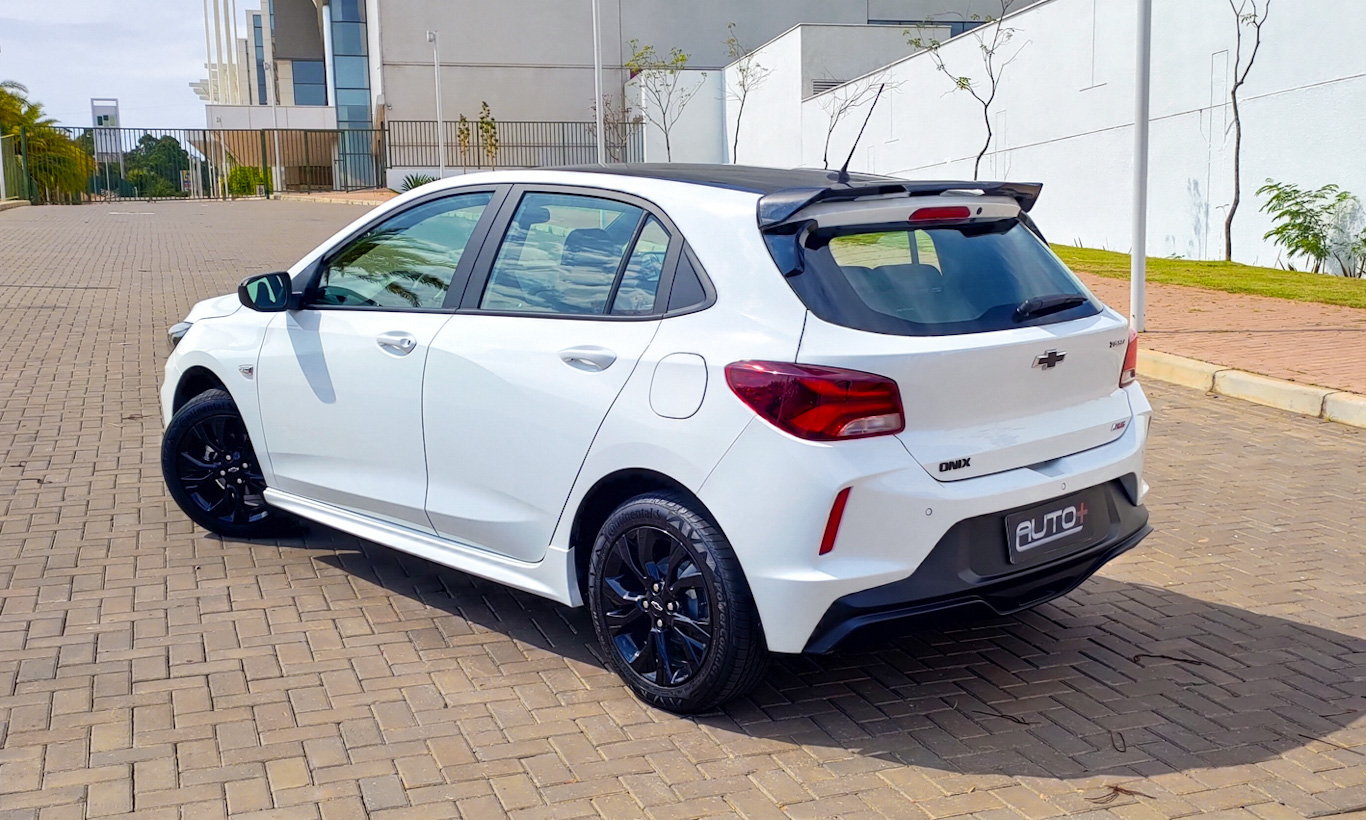 Chevrolet Onix RS (2) - Auto+ TV