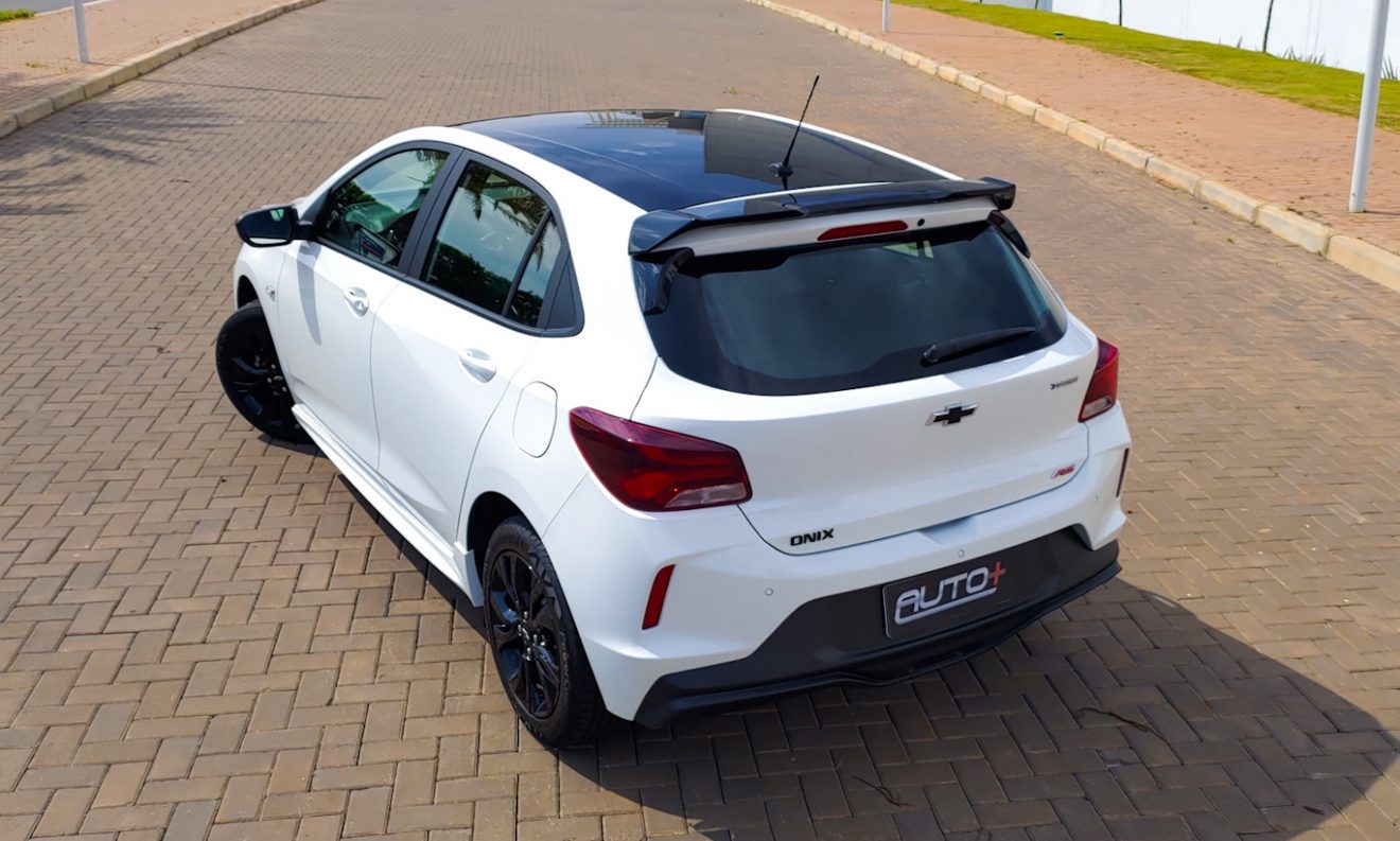Chevrolet Onix RS mira esportividade, acerta no conforto – Avaliação