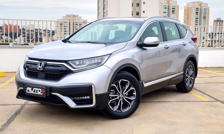Honda cogita Civic Cross para brigar com o Toyota Corolla Cross