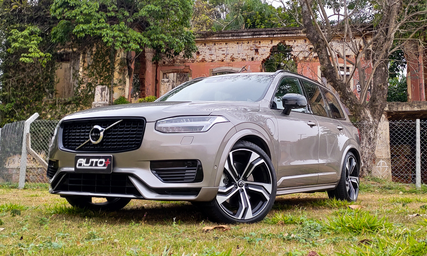 Volvo XC90 R-Design (2)_edited - Auto+ TV