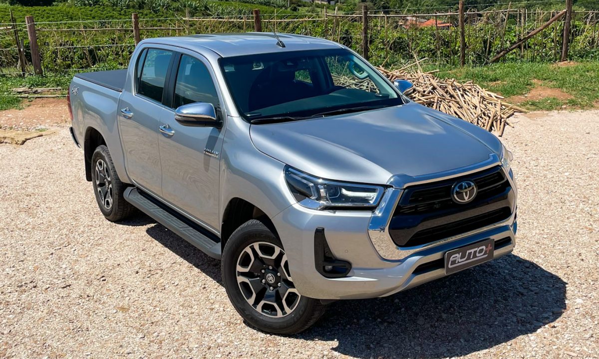 Toyota Hilux SRX: regalias de Corolla com apetite pela terra | Avaliação
