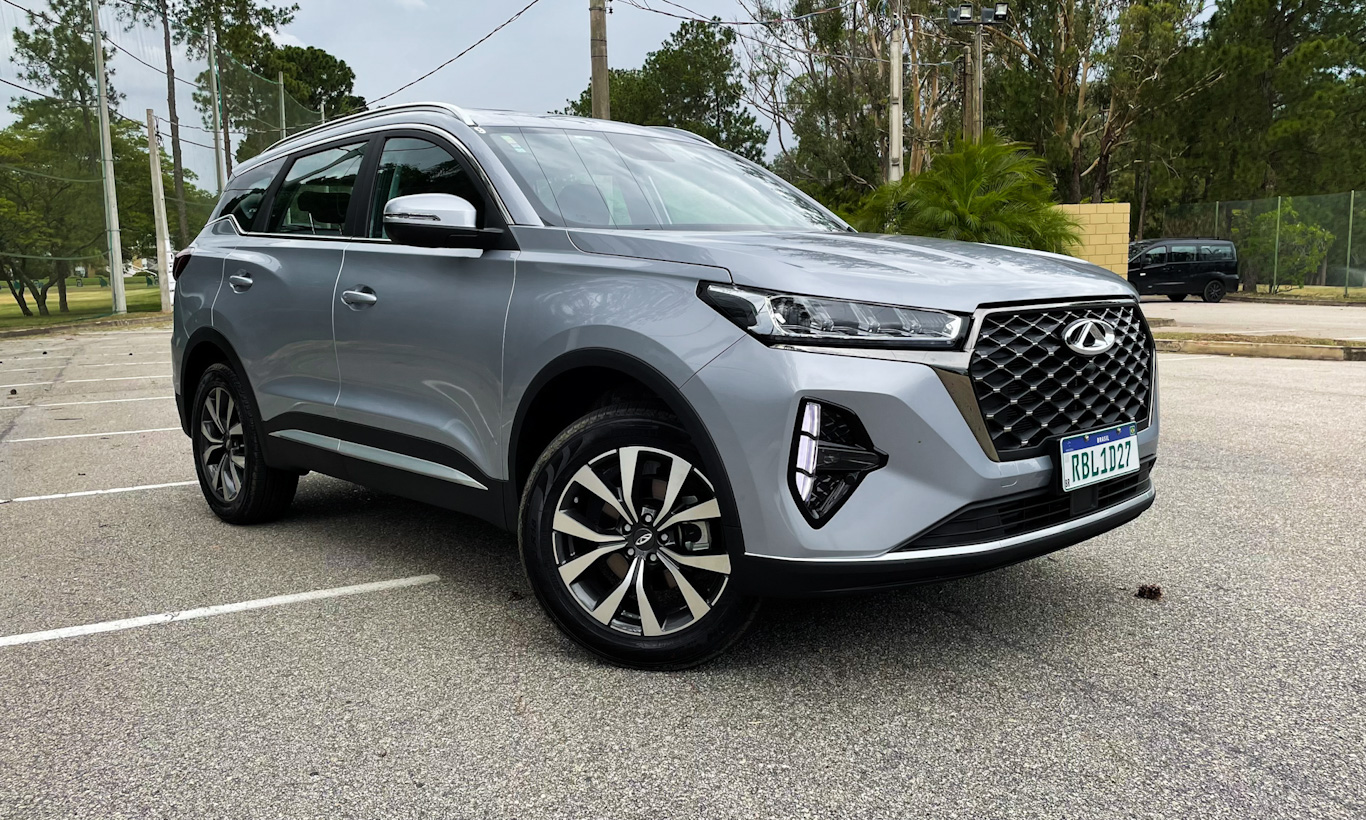 Tiggo 7 Pro e Tiggo 8 encarece, Tiggo 3X ganha opção de teto preto