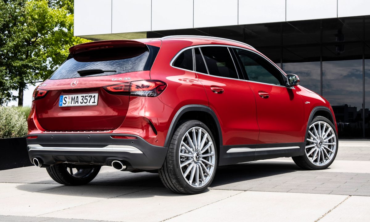 Mercedes-Benz GLA e GLB ganham versão 35 AMG por meio milhão