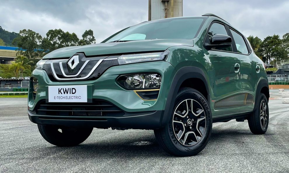 Renault Kwid E-Tech volta a ser carro elétrico mais barato do Brasil