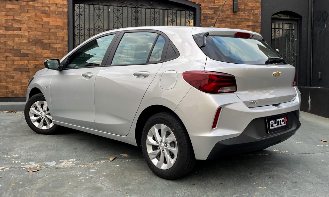 VW Polo começa a incomodar Chevrolet Onix entre mais vendidos