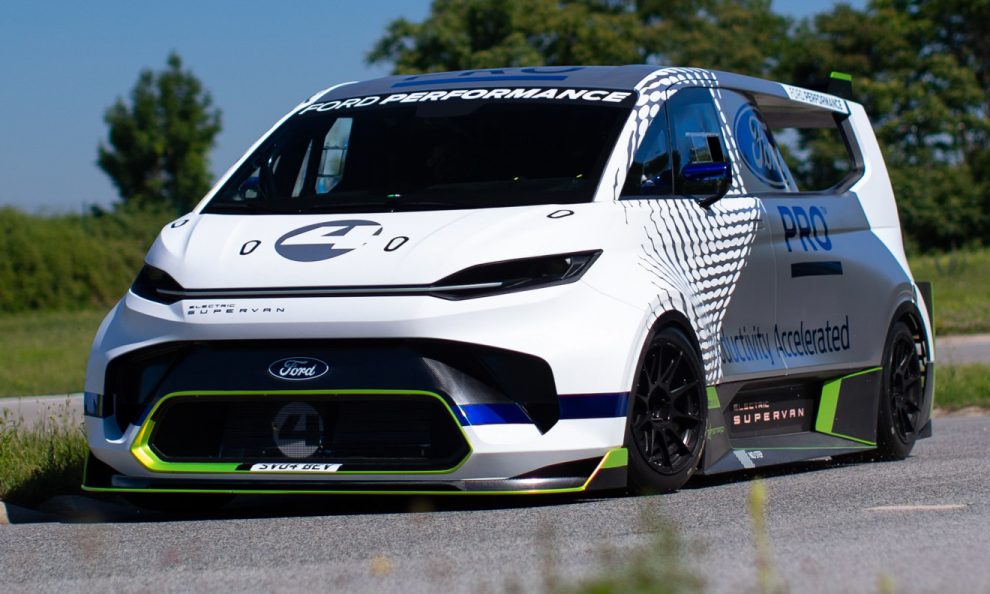 Nova Ford Transit SuperVan chega aos 100 km/h em 2 segundos
