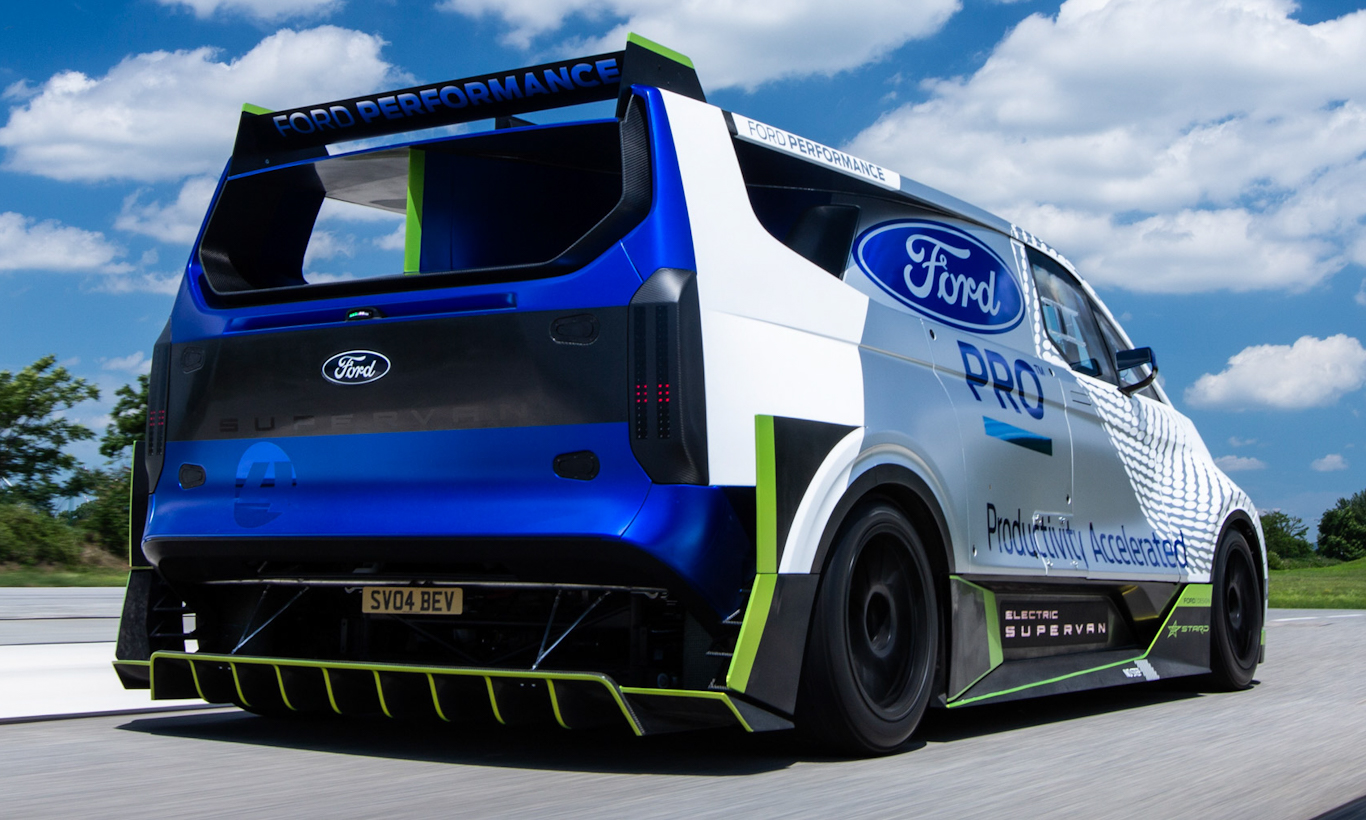 Nova Ford Transit SuperVan chega aos 100 km/h em 2 segundos