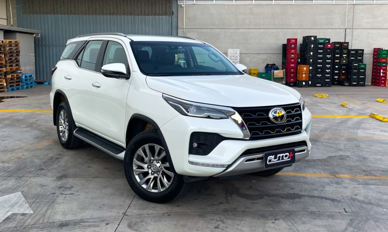 Toyota SW4 deve ganhar um irmão menor e mais barato