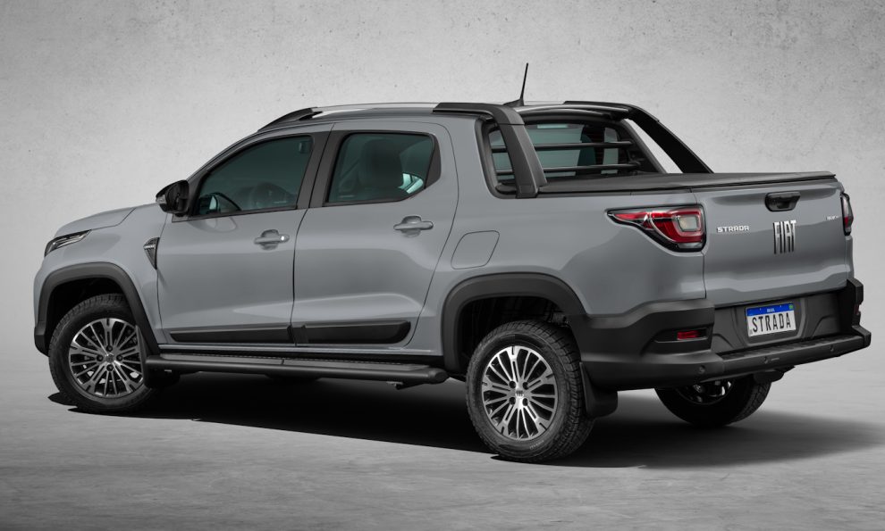 Fiat Strada 2023 ganha itens, mas só há uma versão abaixo de R$ 100 mil