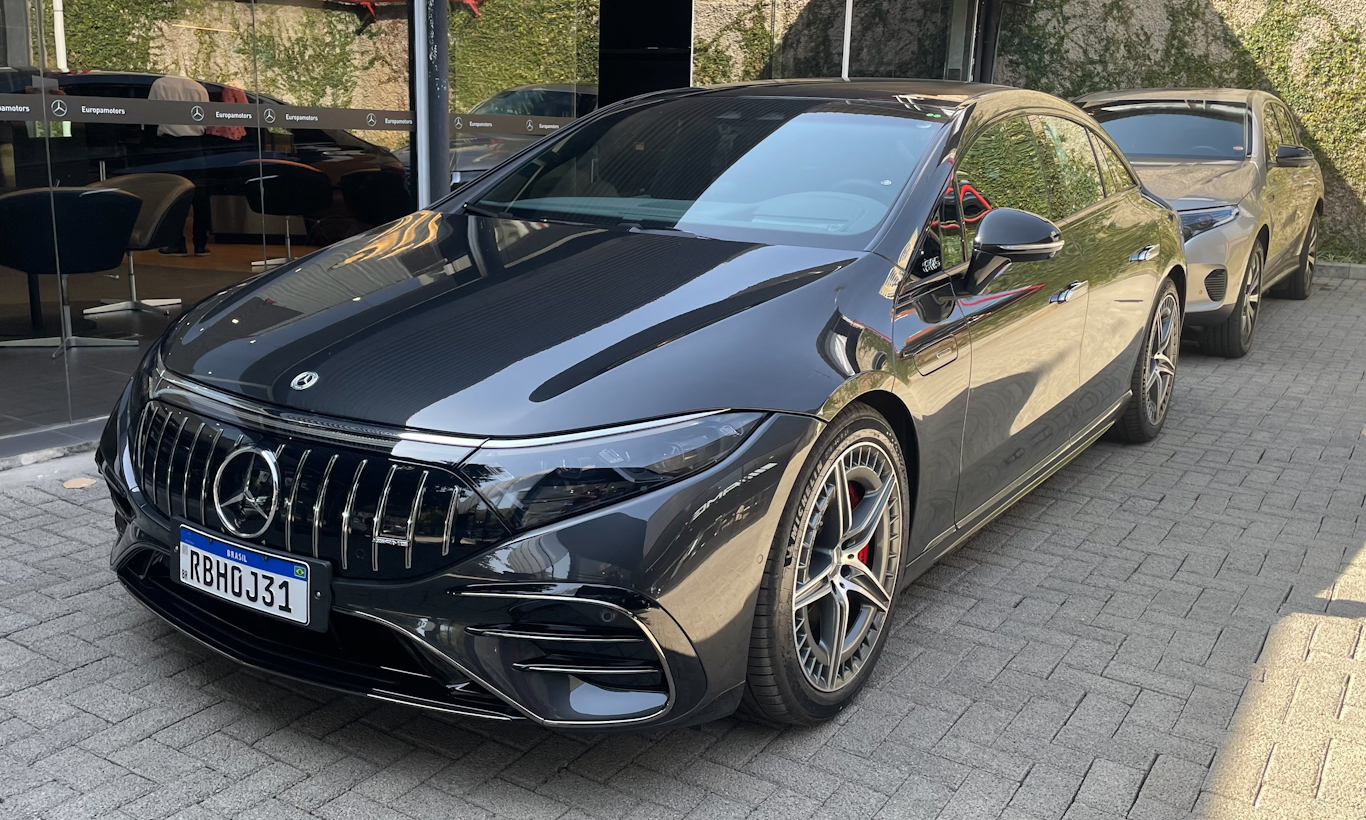 Mercedes EQS 53 AMG é fuga absoluta do clichê | Impressões