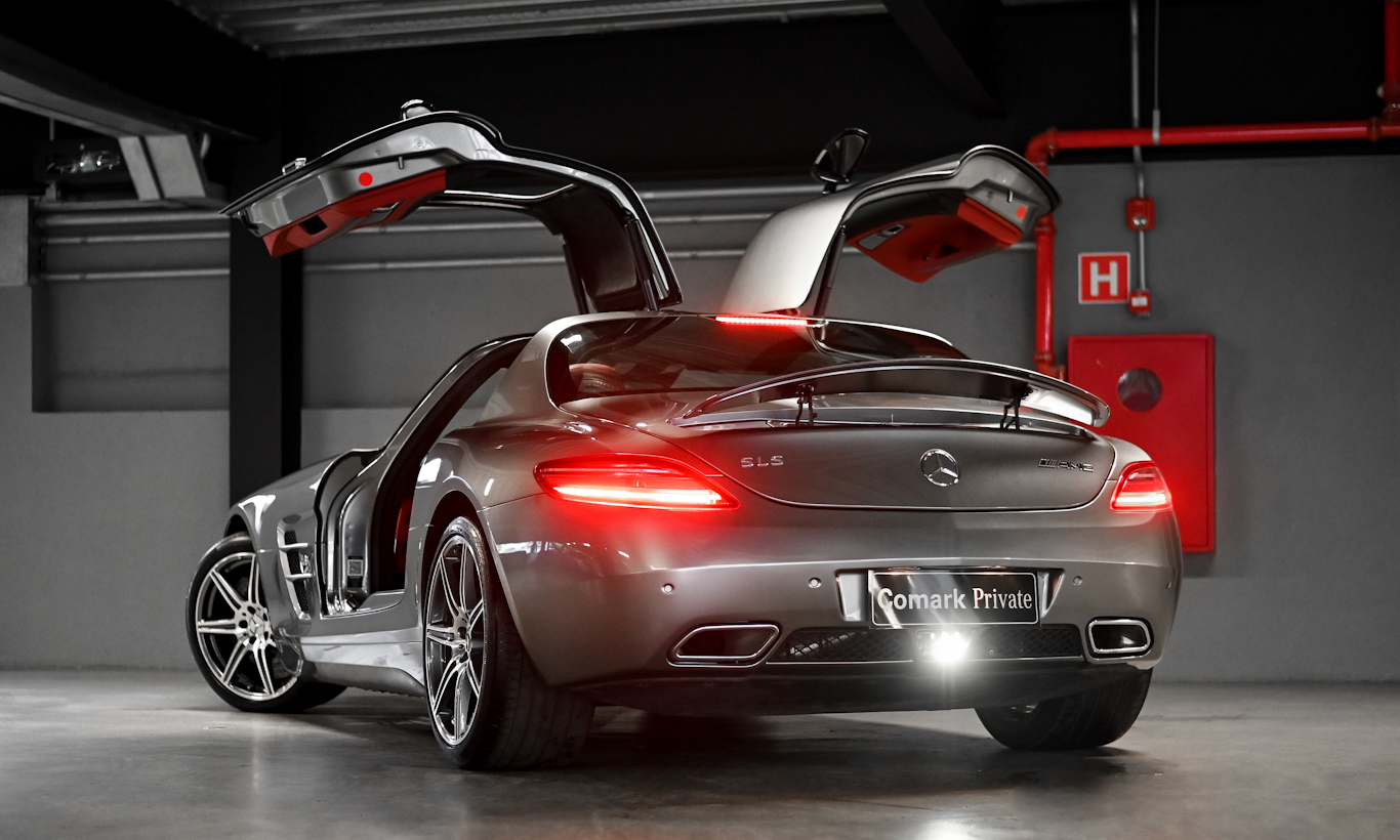 Mercedes-Benz SLS AMG: o asa de gaivota que já é um clássico