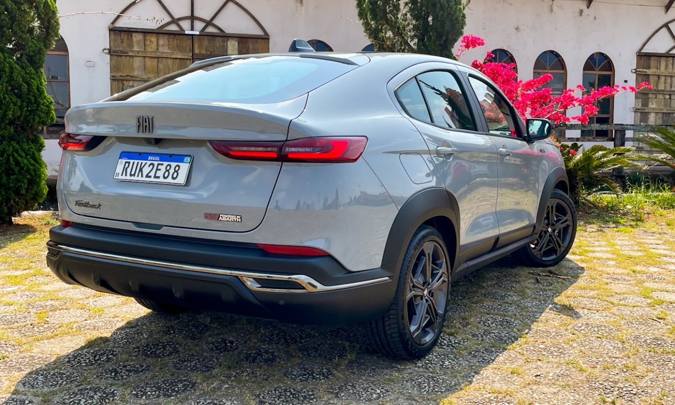Fiat Fastback entra para top 10 dos SUVs, mas atrás do Nivus