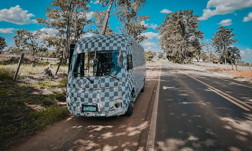 Startup brasileira, Arrow revela teaser da van elétrica One