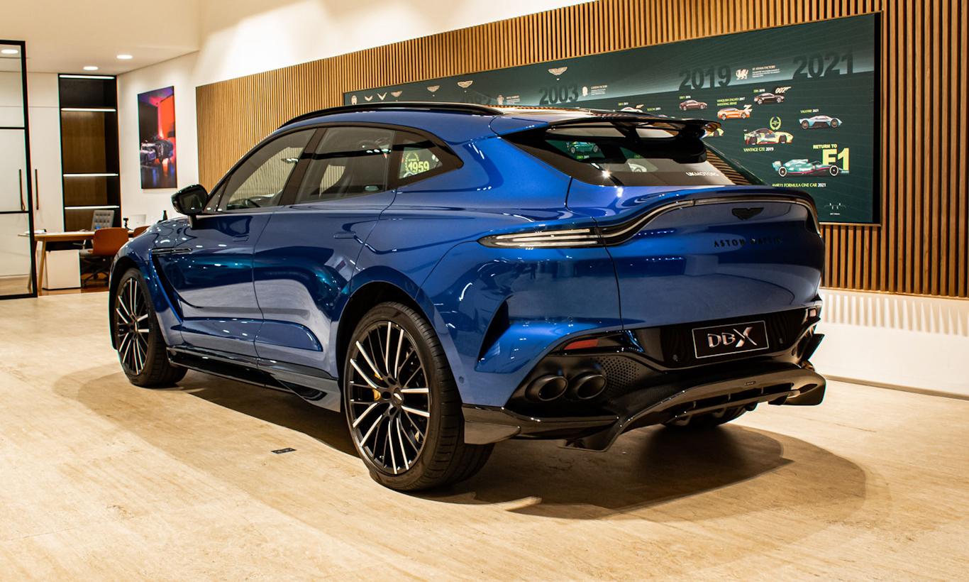 Aston Martin traz ao Brasil a primeira unidade do SUV mais rápido do mundo, o DBX 707