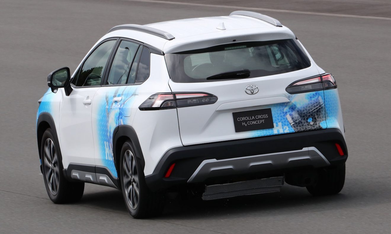 Corolla Cross ganha versão turbo de 304 cv com solução exótica