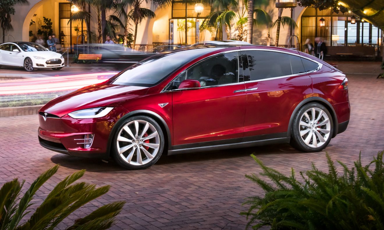 Tesla é a única marca no mundo que tem SUV cupê de 7 lugares - Auto+ TV
