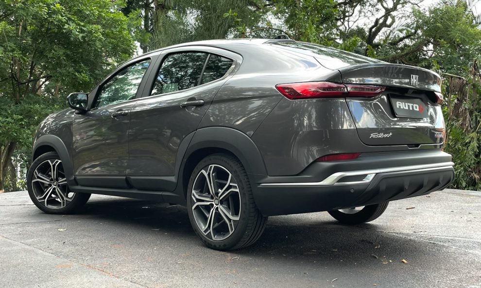 Exclusivo: Fiat Fastback e Pulse mudam em 2025 e terão teto solar