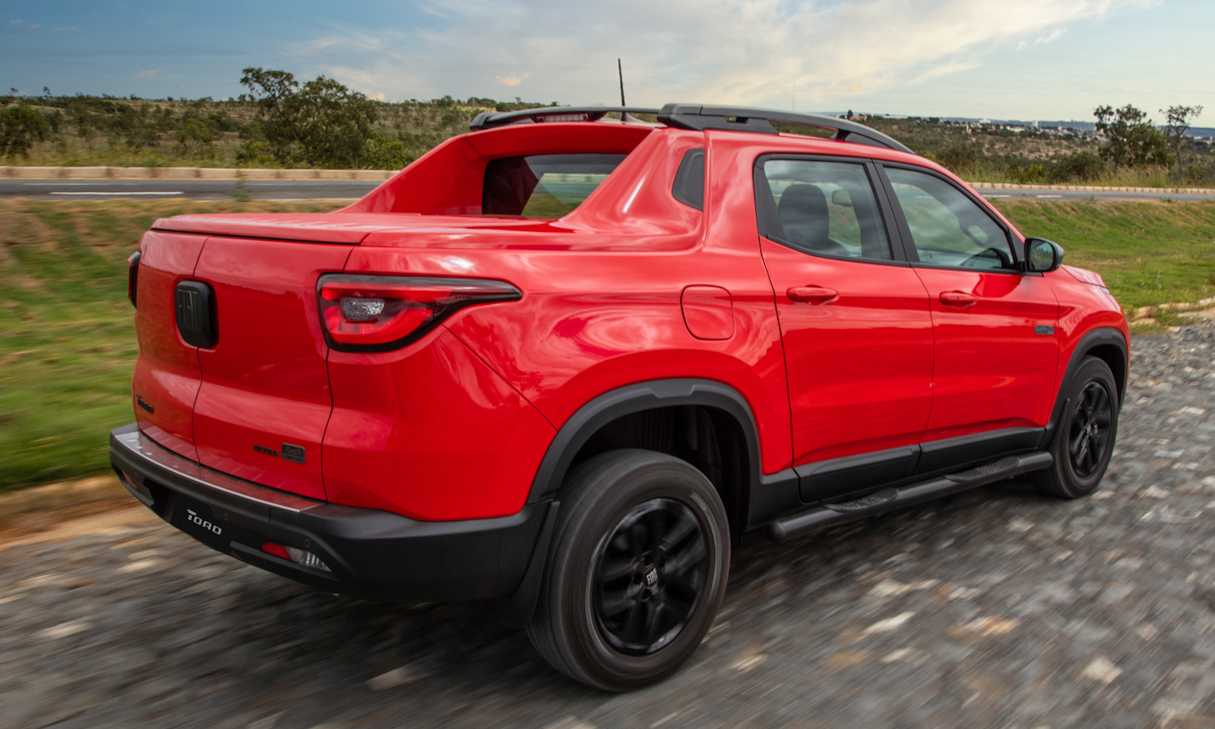 Fiat dará um tanque cheio por mês para donos de Toro diesel