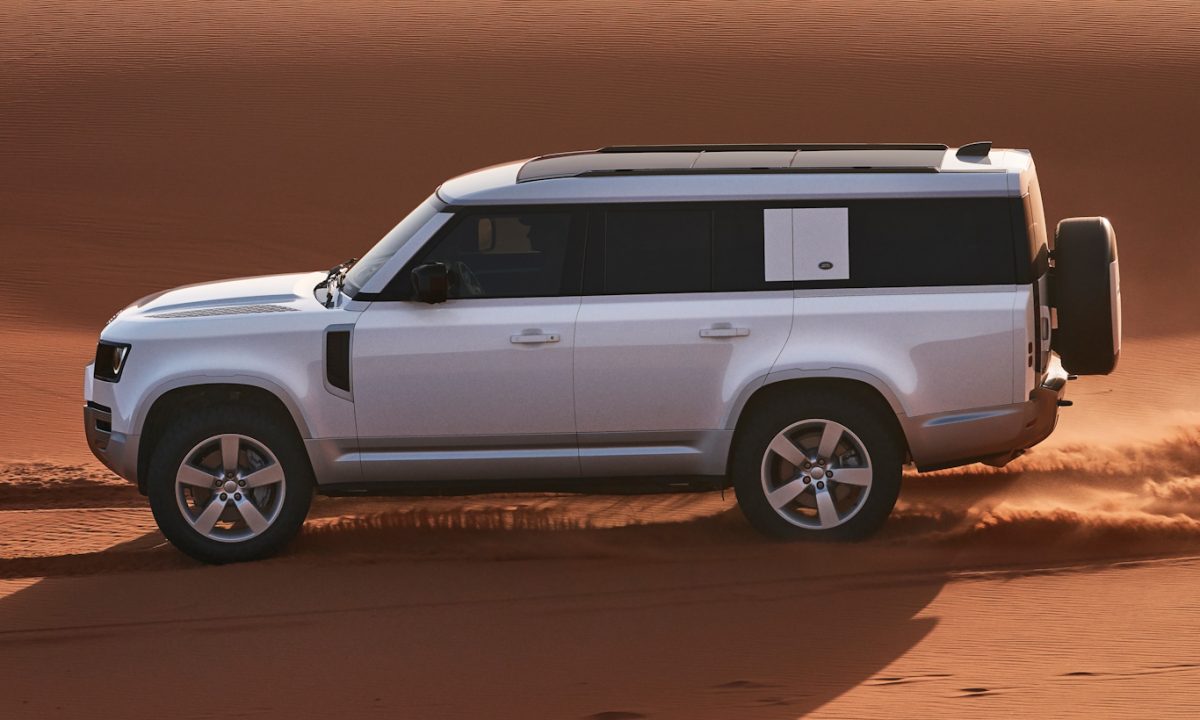 Defender 130 estreia no Brasil levando 8 pessoas por R$ 899.950