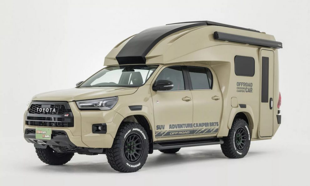 Toyota Hilux GR Sport vira motorhome com energia solar