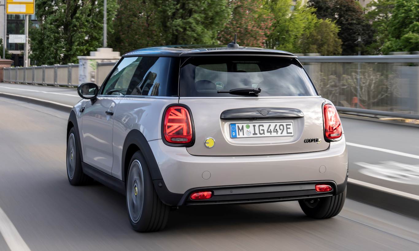 Mini Cooper 2024 usará base da GWM e tem visual polêmico