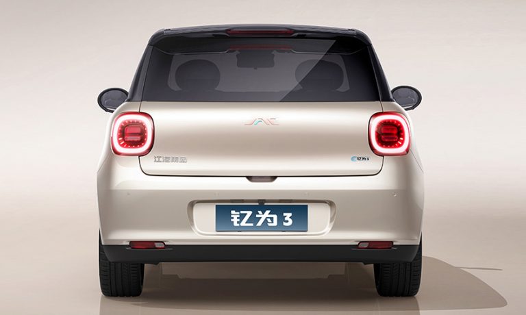 JAC Yiwei 3 tem visual retrô e promete 600 km de autonomia