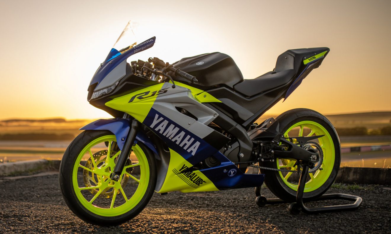 Yamaha inova e lança a superesportiva YZF-R15 com preço de scooter