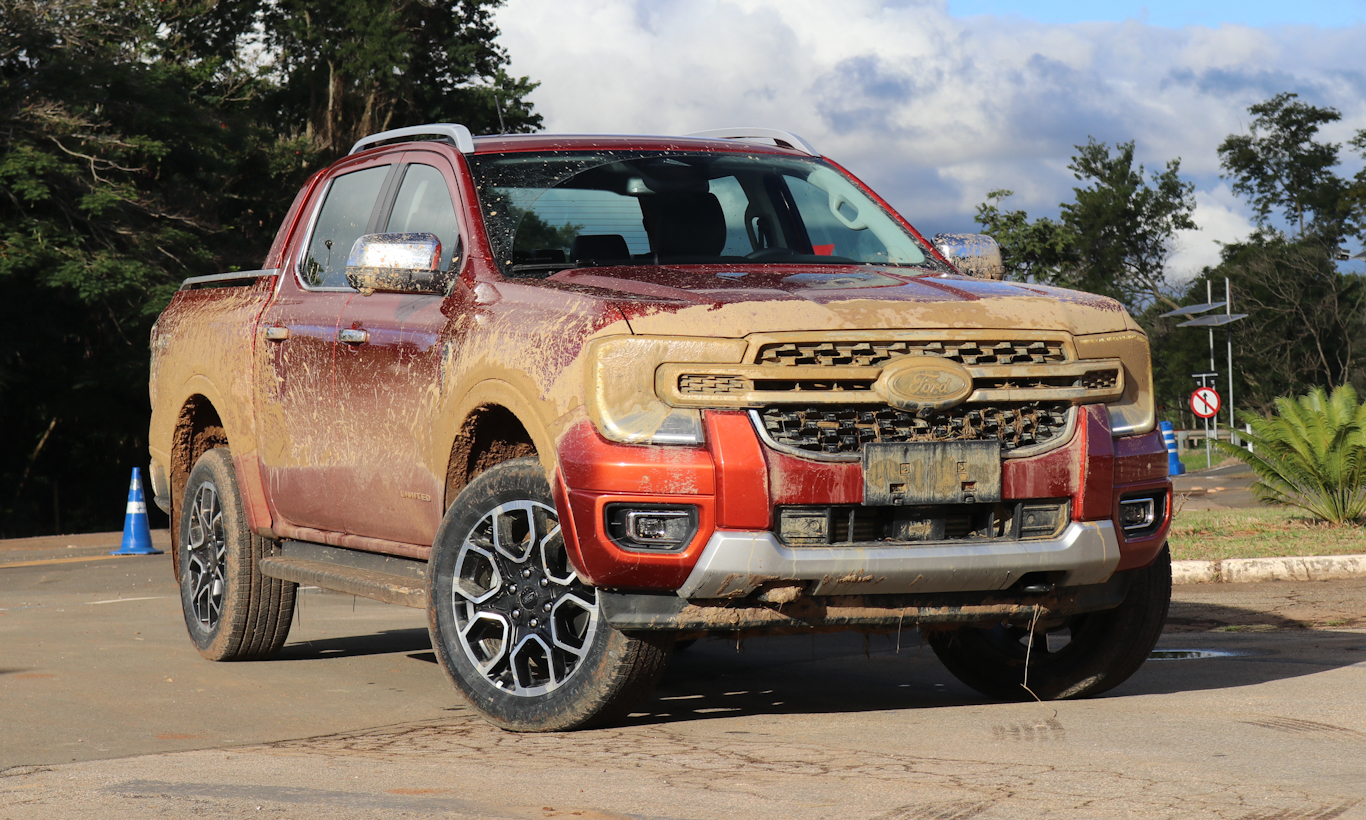 Ford Ranger V6 coloca rivais no cantinho para pensar | Impressões