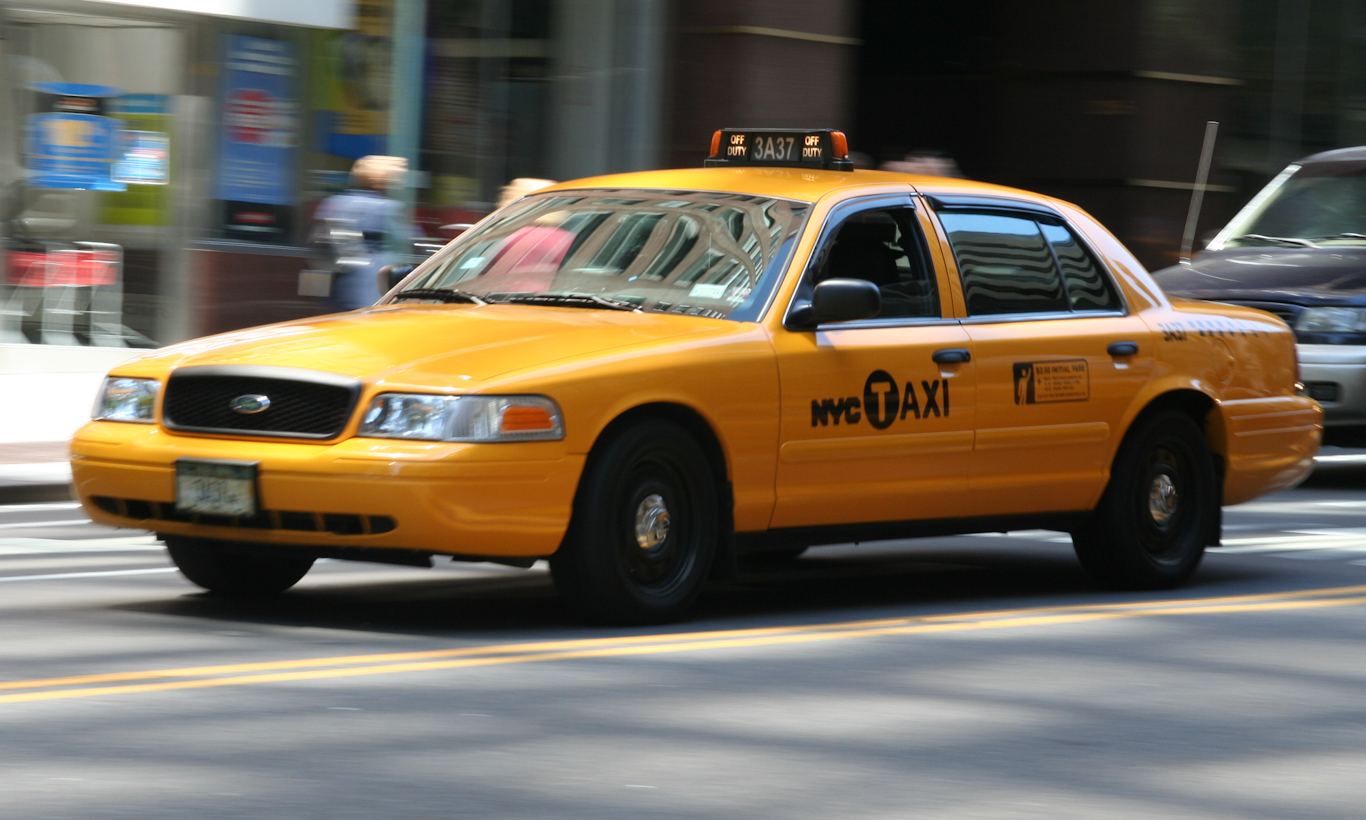 Nova York tem apenas dois Ford Crown Victoria como táxi - Auto+ TV