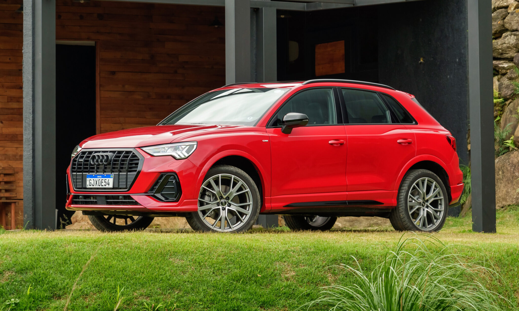 Audi Q3 2024 ganha versão de aniversário por R$ 372.990 - Auto+ TV