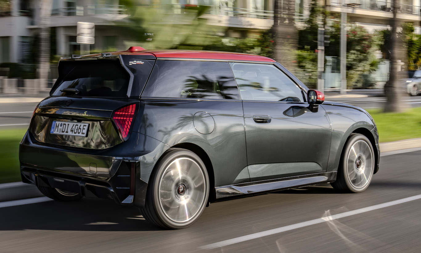 Novo Mini Cooper ganha versão esportiva, mas só no visual - Auto+ TV