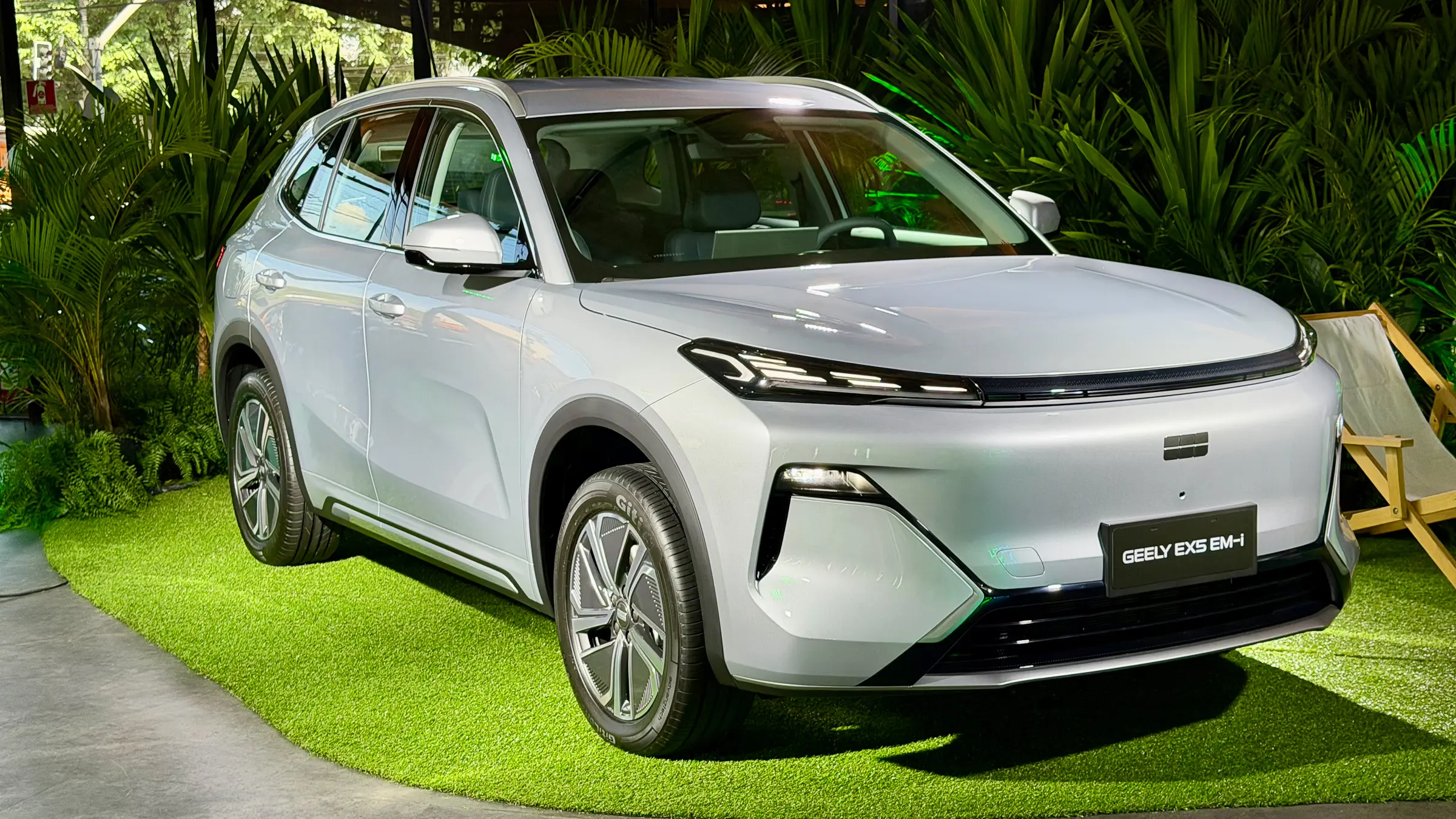 Geely fabricará EX5 e mais um carro no Brasil já em 2026